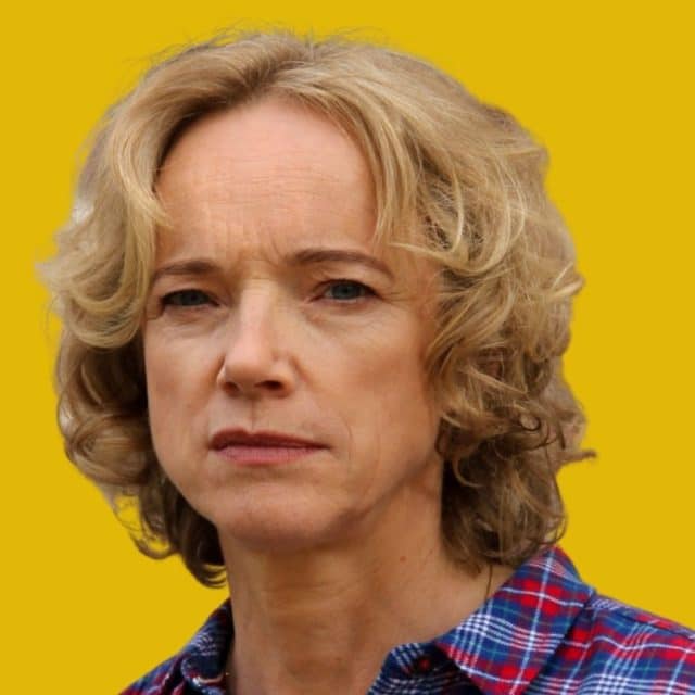 How tall is Claudia Geisler-Bading