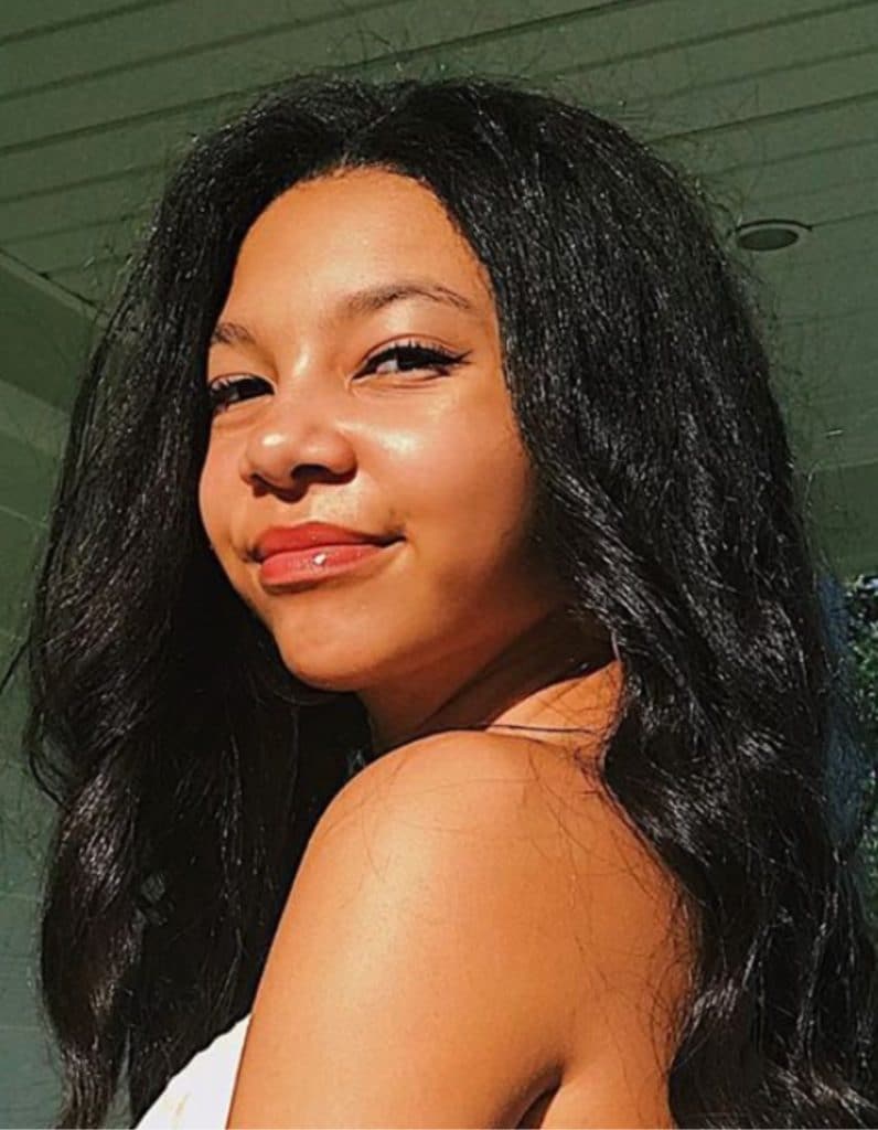 Simone Miller Height